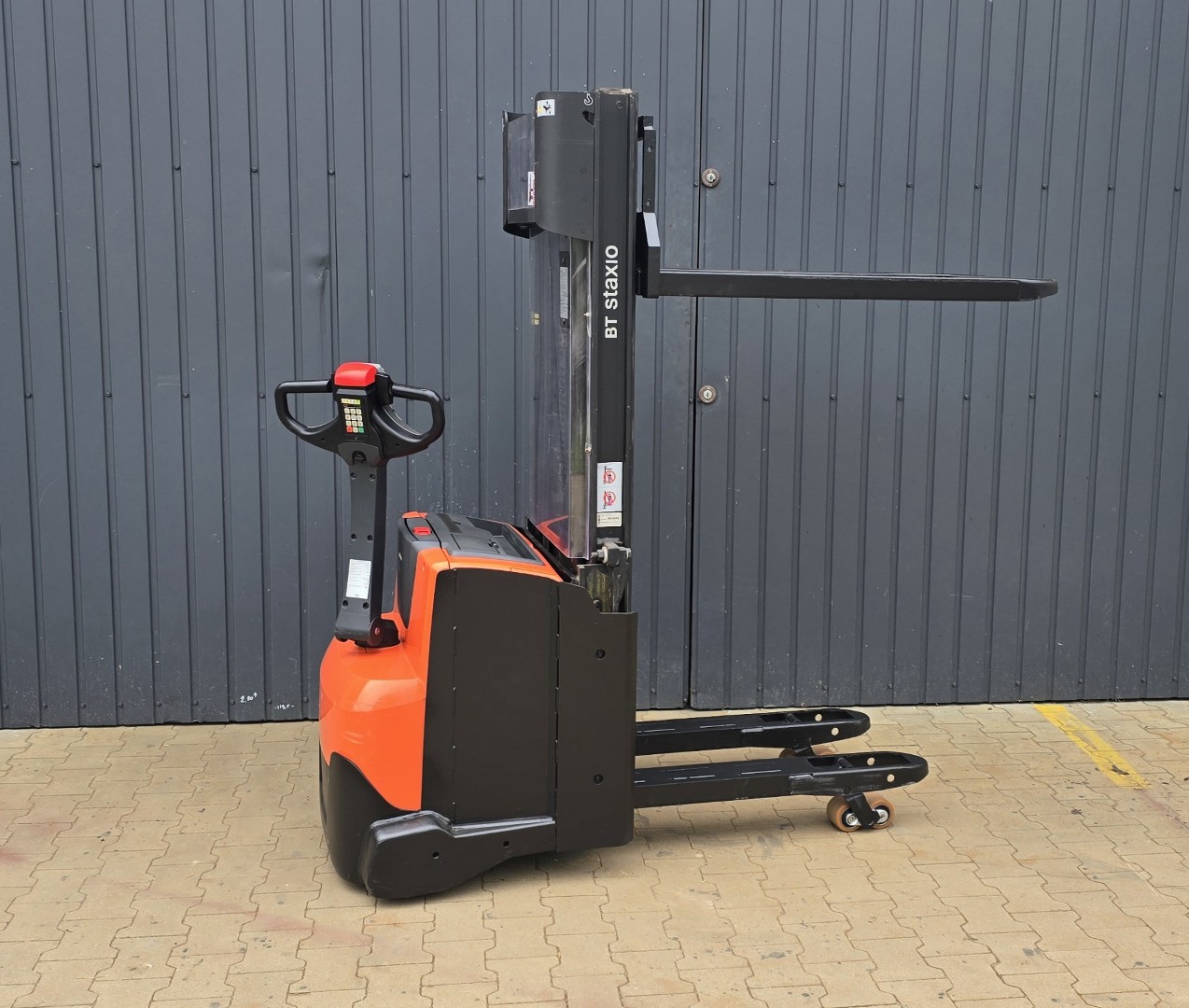 Toyota BT SWE 140L widłowy paletowy wózek elektryczny z niskim masztem ...