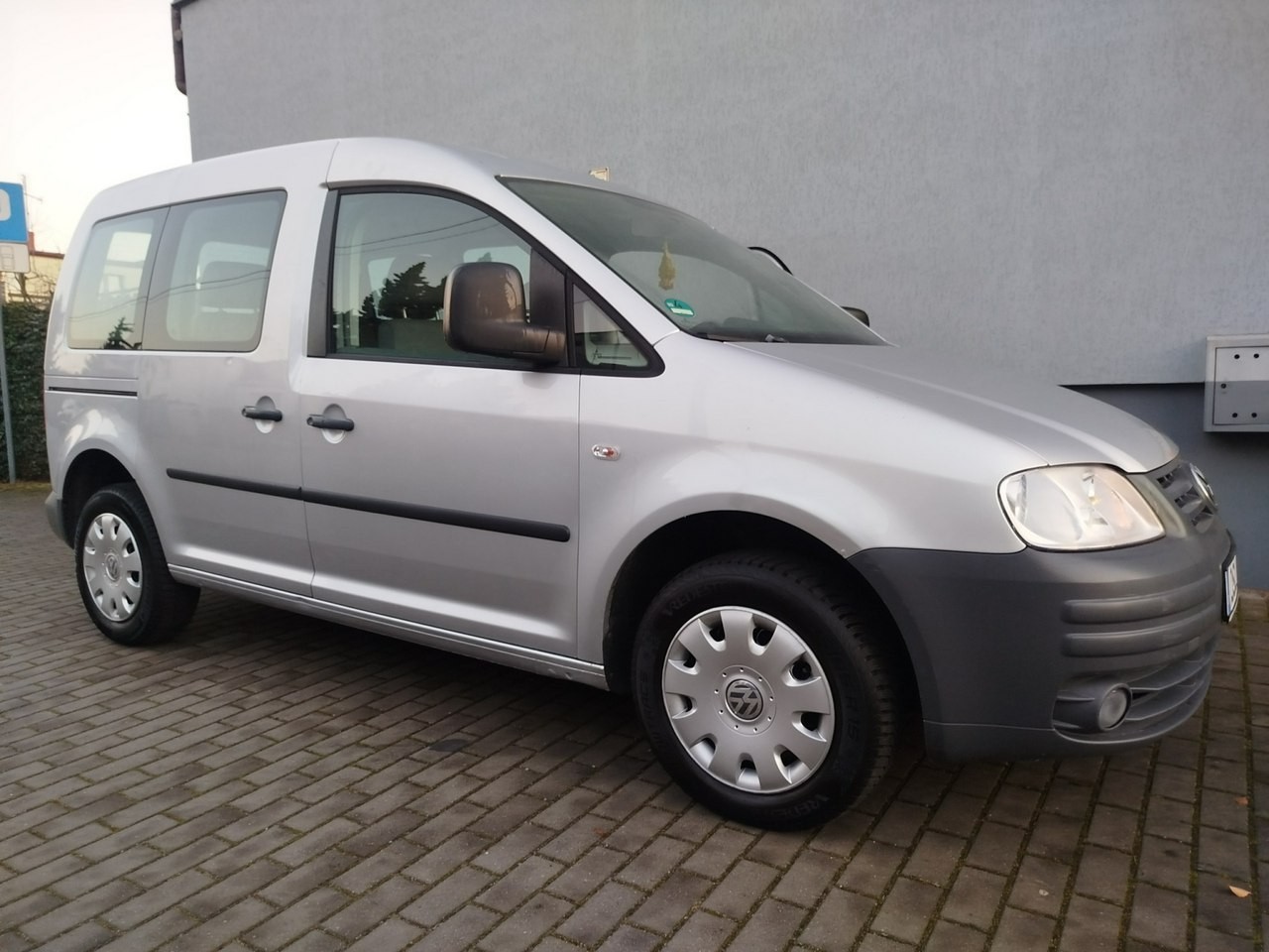 Volkswagen Caddy III 2010r 5 osobowy benzyna 8V IMPORT Z NIEMIEC STAN ...