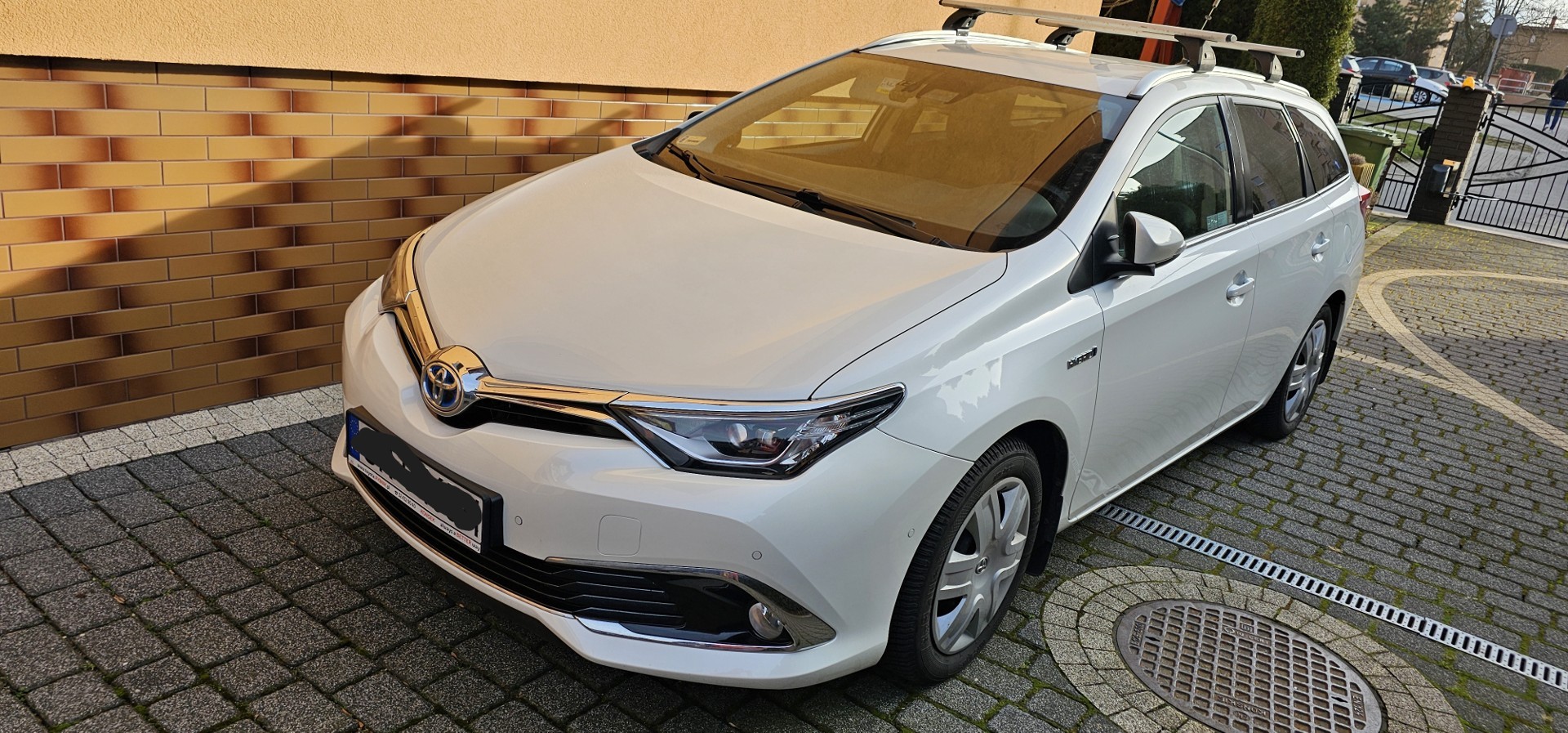 Toyota Auris II Toyota Auris Hybrid 1,8 VVT Prestige Navi - Gratka.pl - Oferta archiwalna